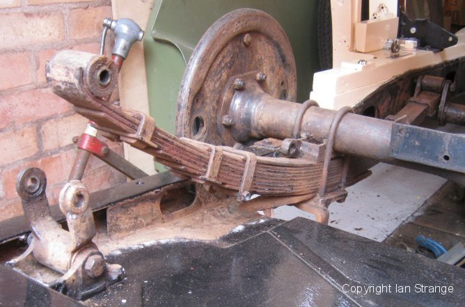 AC 2 LITRE SALOON - Rear Springs Overhaul