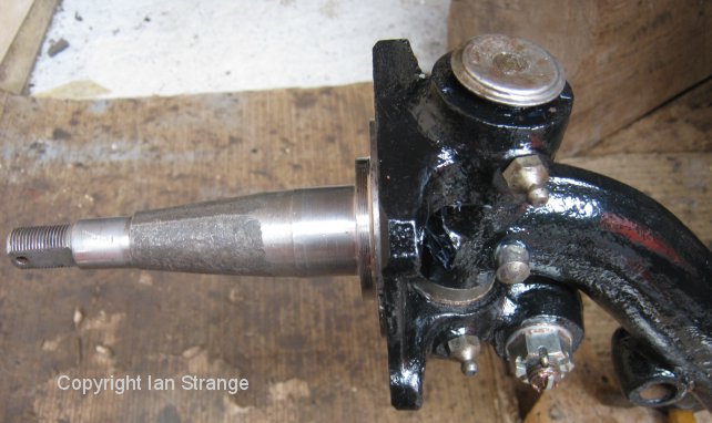 AC 2 LITRE SALOON - Front Axle Overhaul